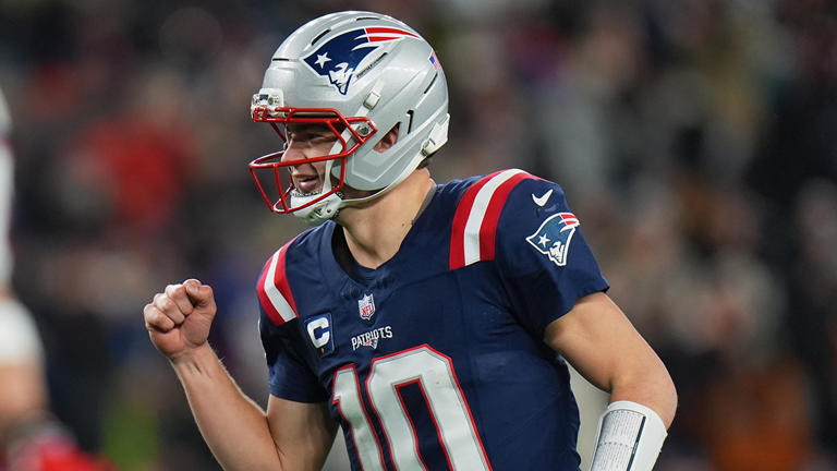 Where Drake Maye's 2025 MVP-caliber season ranks in Patriots history