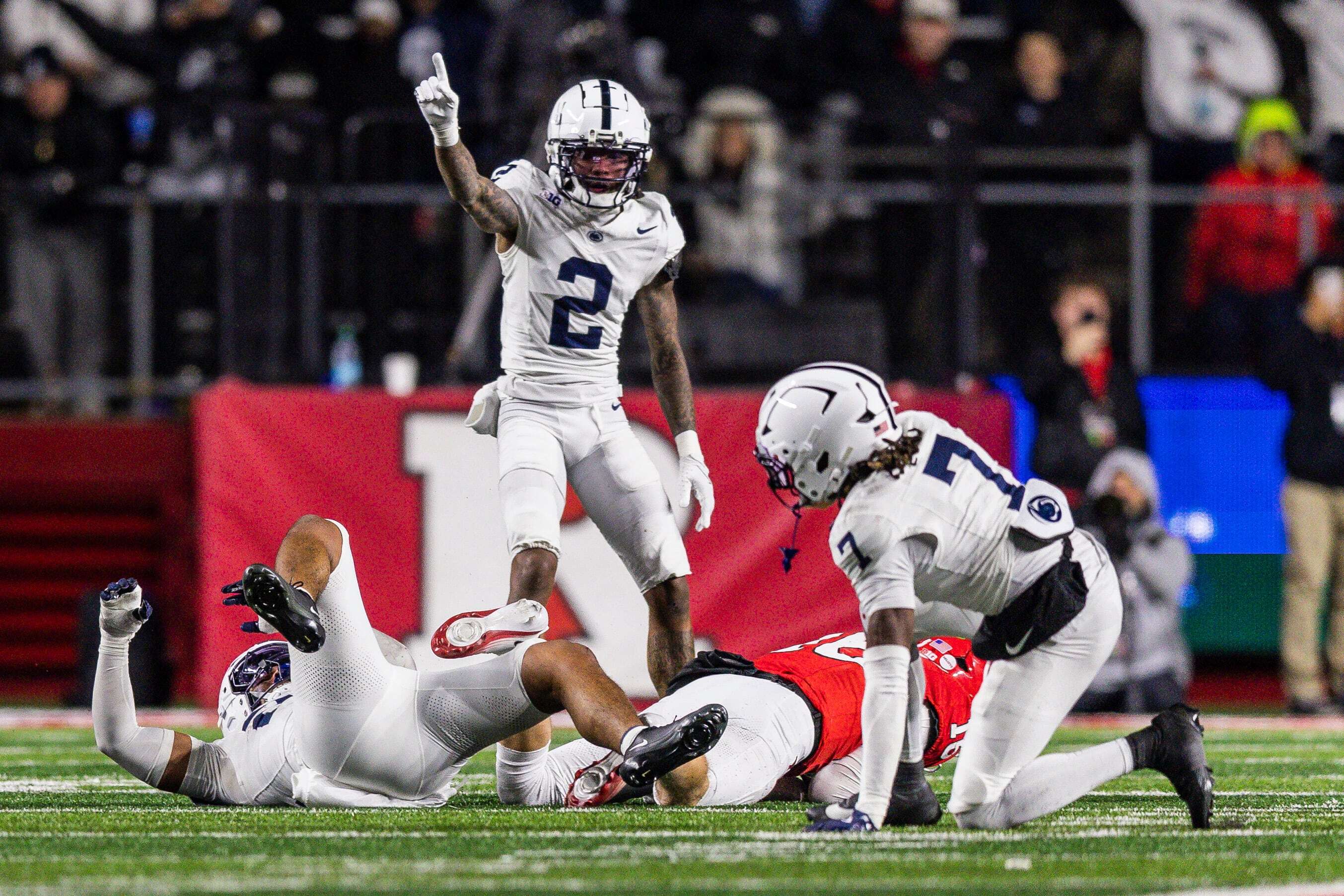 Those who stayed at Penn State: Five intriguing Lions coming back in 2026