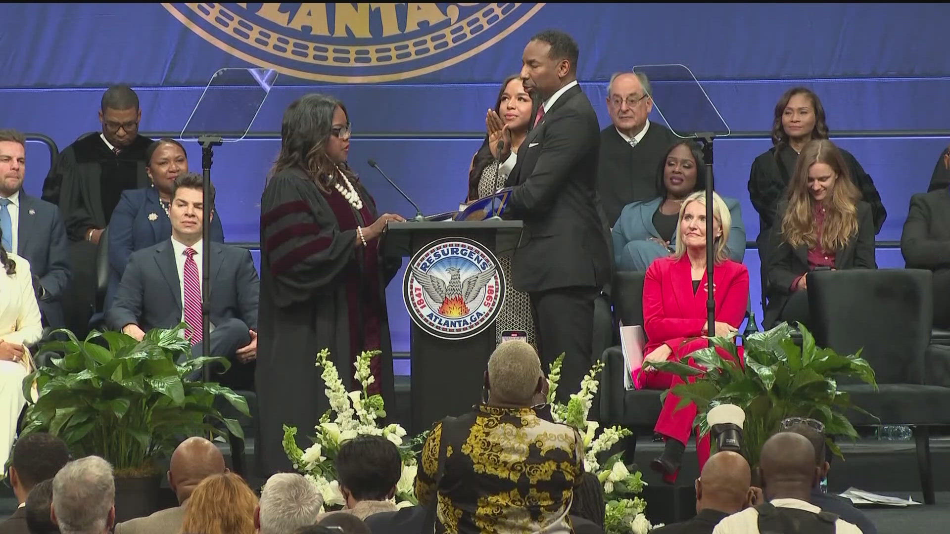 Andre Dickens sworn in as mayor for second term