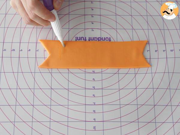 Layer cake petit chef with gum paste - video recipe!