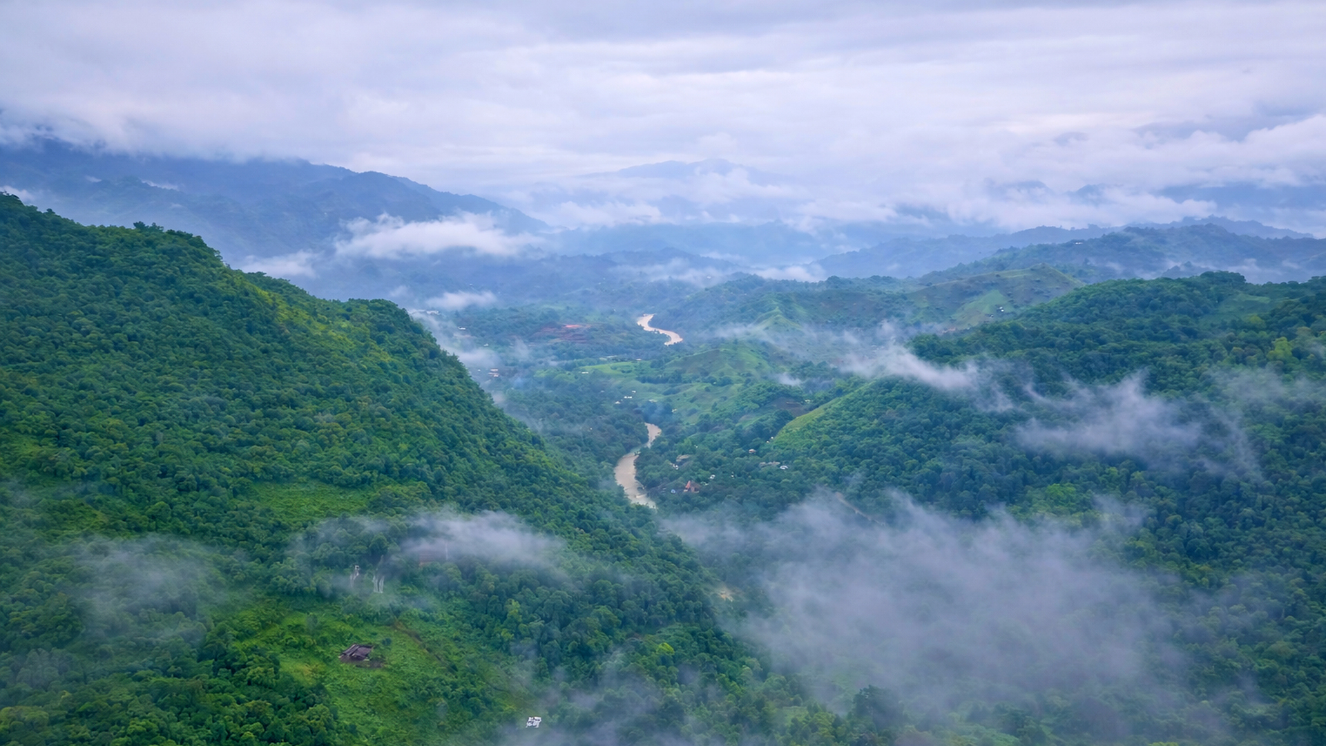 Early morning mist over Semuc Champey National Park