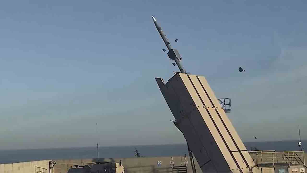 Video: New SİPER air defense system battery delivered to the Turkish ...