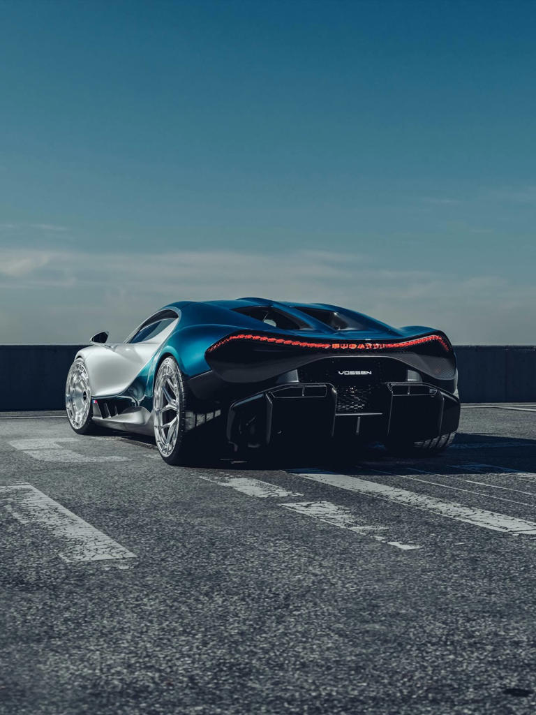 Bugatti’s $4.5M hypercar isn’t even out yet, and it’s already trying on ...