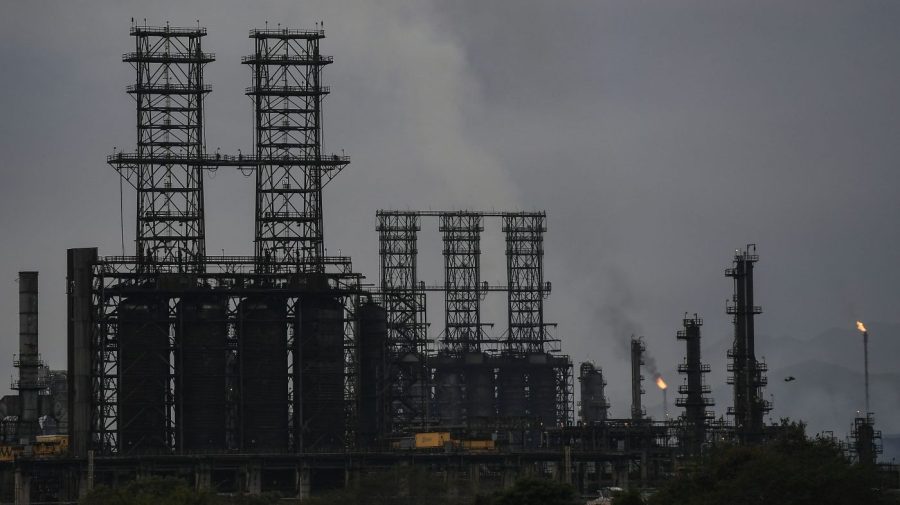 Trump says US could reimburse oil companies for Venezuela expenses