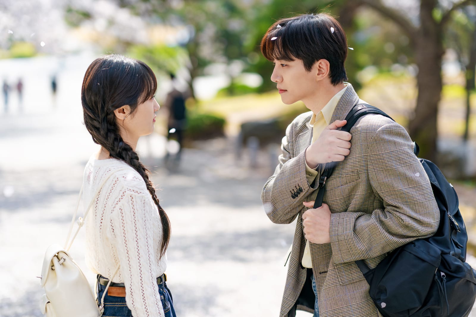 Pick: Junho’s 4 best on-screen romances from ‘The Red Sleeve’ to ‘Cashero’