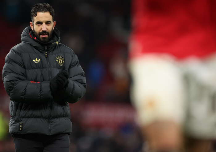 I don't have money... Manchester United, which was desperate, dismissed ...