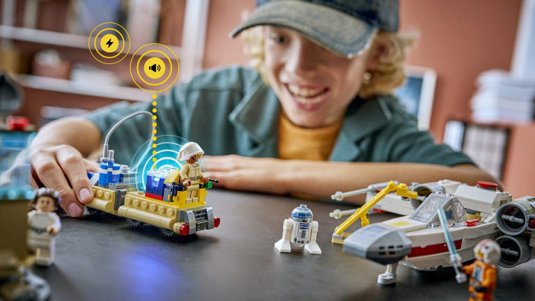 Lego's smart brick system brings sound, light, motion to iconic toy ...