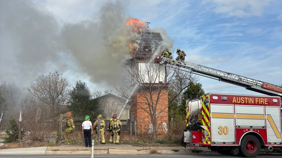 Firefighters extinguish North Austin clock tower fire, no injuries reported