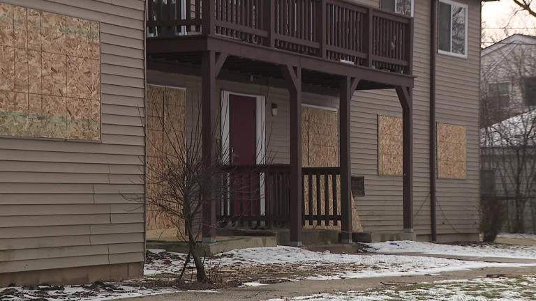 Milwaukee apartment fire; tenants allege property removed without consent
