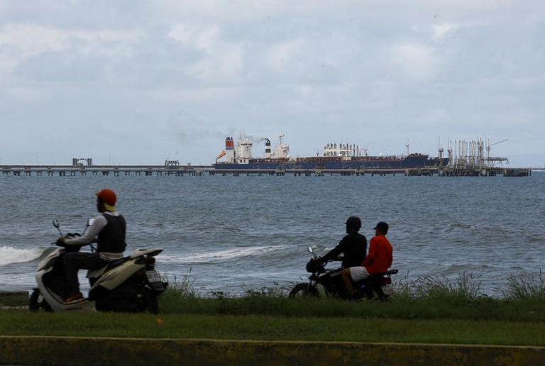 Oil falls on prospect of higher Venezuelan output, ample supply outlook