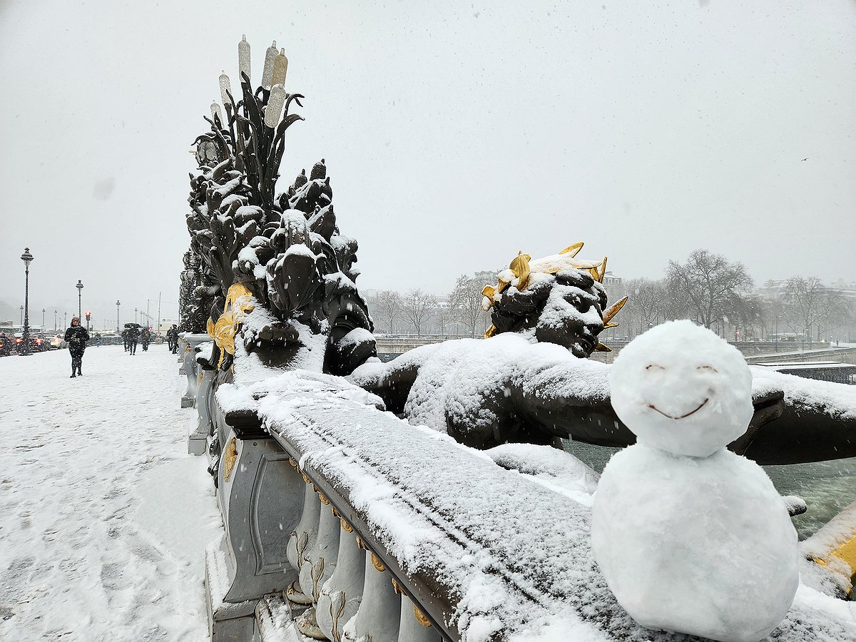 Bonhomme de neige à Paris
