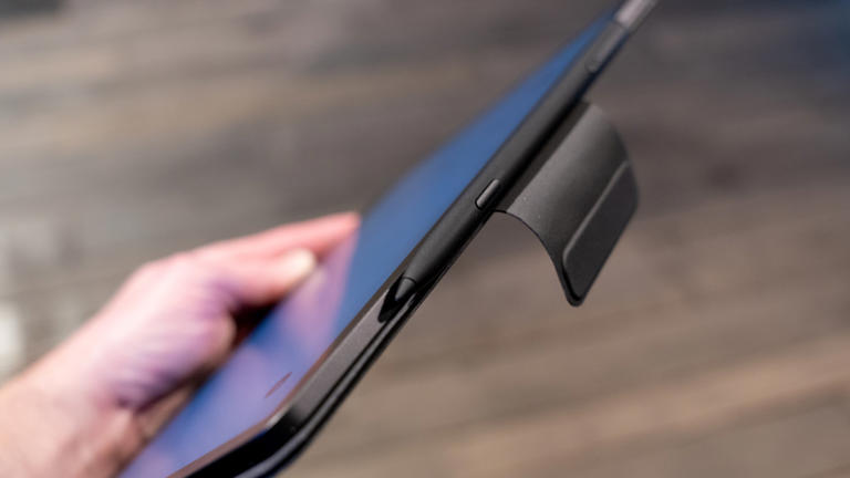 I checked out TCL's Kindle Scribe competitor at CES 2026 and writing on ...