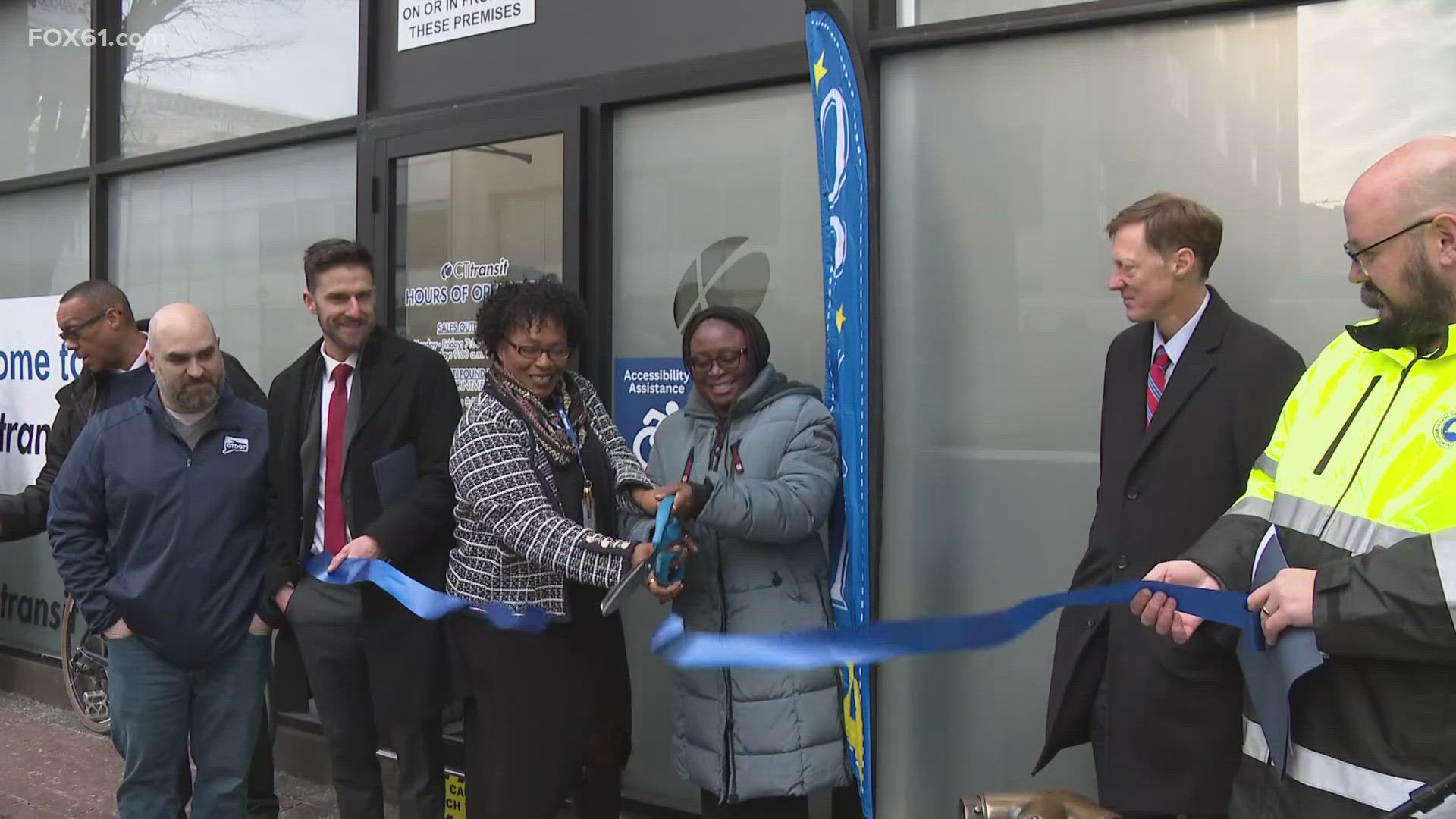 New CT Transit customer center opens in New Haven, but local advocate ...
