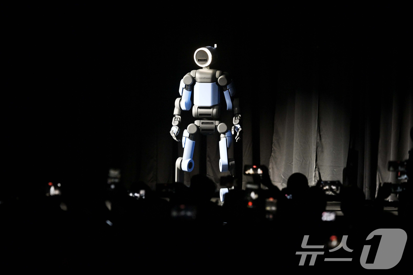 와! 사람 같다… 정의선이 키운 아틀라스, CES '최고 로봇상' 수상