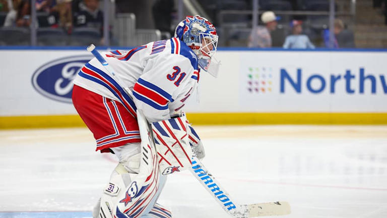 Rangers goalie leaves game after collision