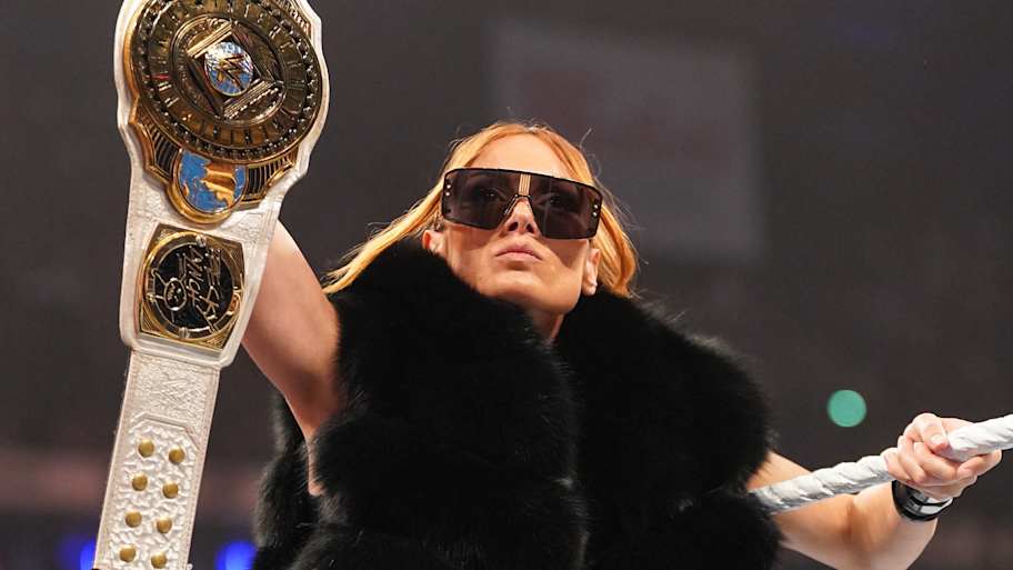 Becky Lynch defeats Maxxine Dupri to win back women's intercontinental ...