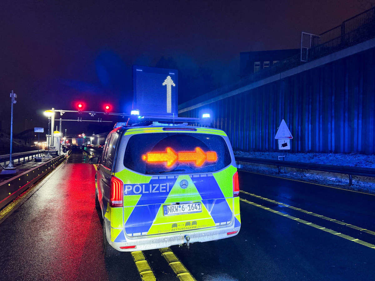 Achtung, Pendler! A43 nach schwerem Lkw-Unfall immer noch gesperrt