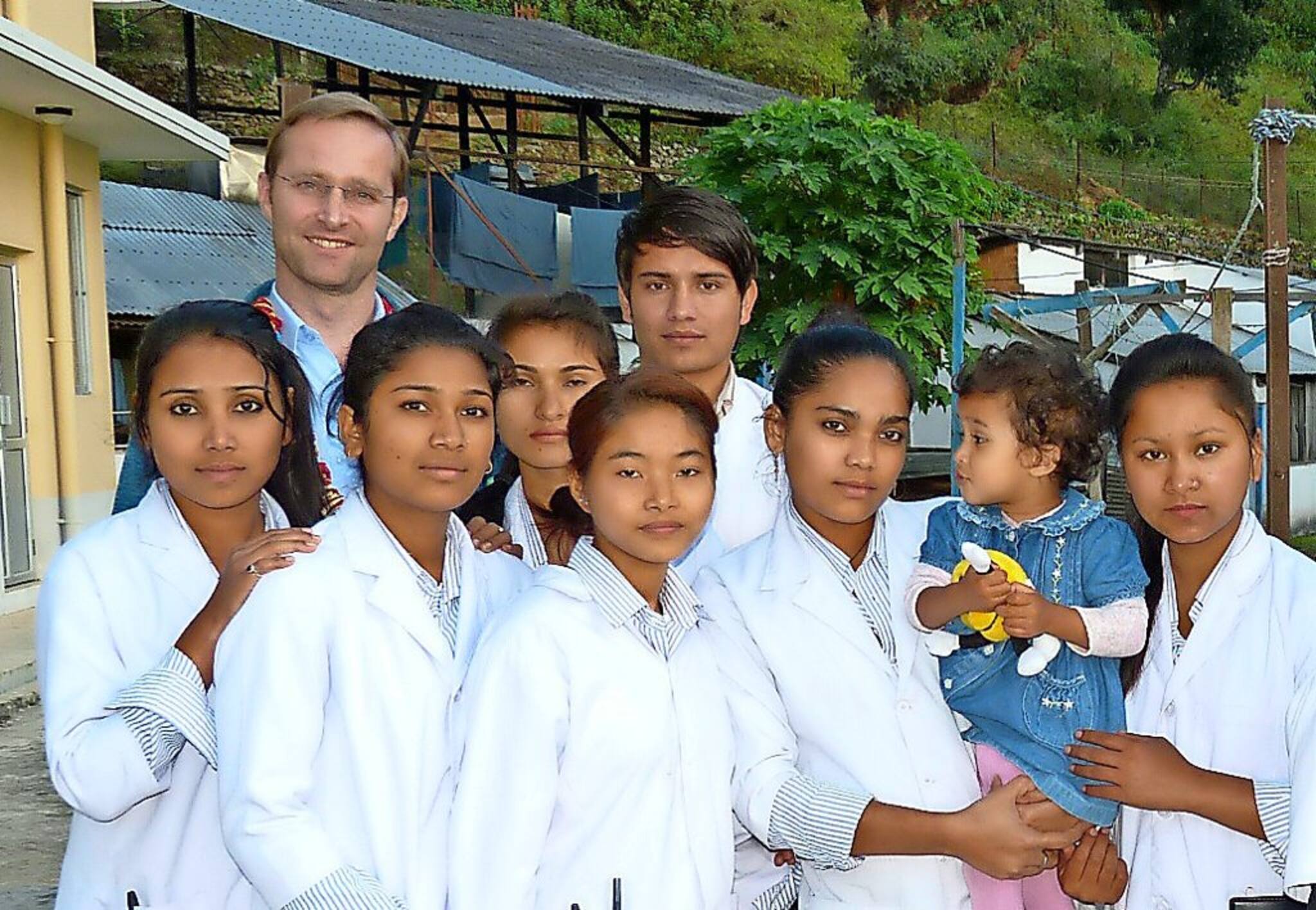 Zehnmal „Licht im Advent“: Spendenaktion hilft Pflegekindern und vielen ...