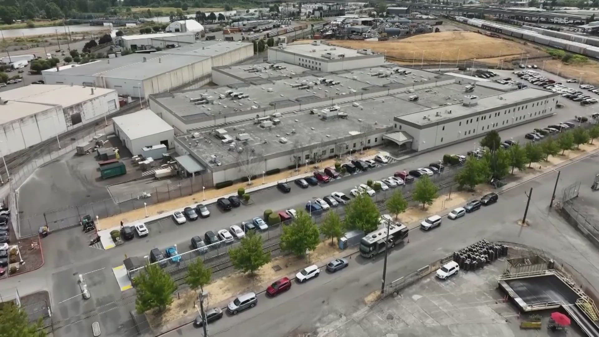 Congressional visit brings medical care, oversight at Northwest ICE ...