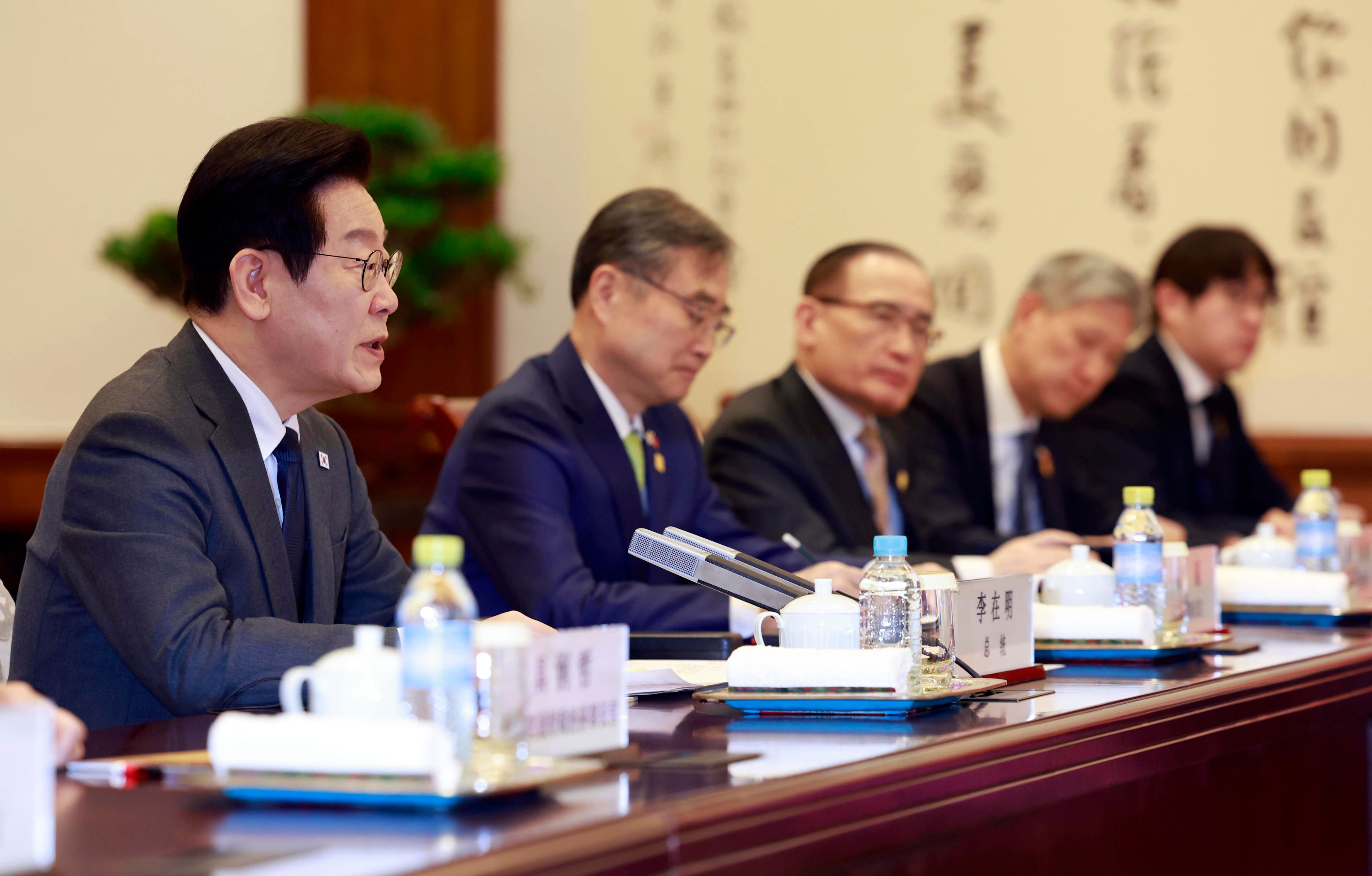 President Lee meets Chinese Premier Li Qiang, National People’s ...