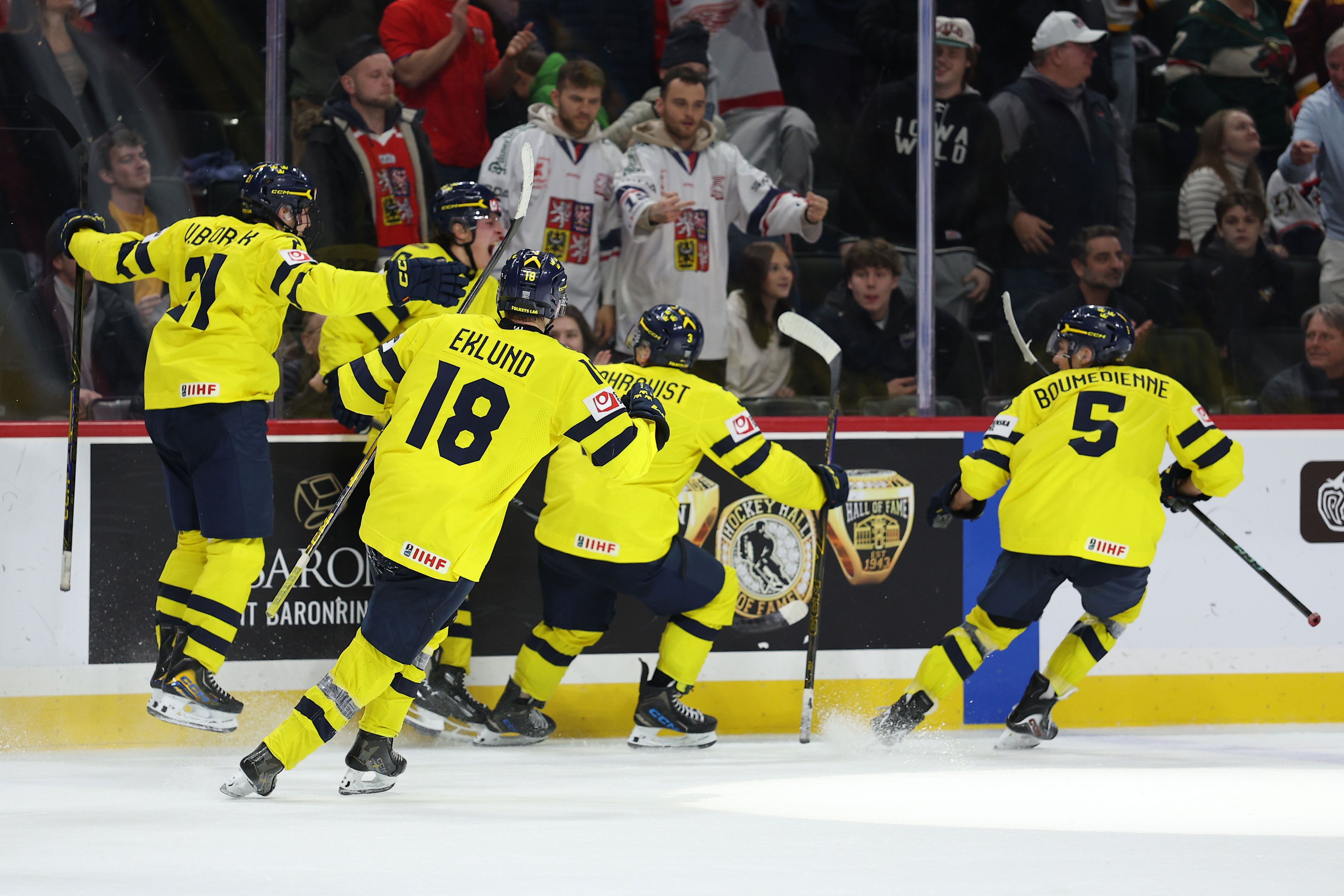 Sweden beats Czechia 4-2 for its 3rd world junior hockey title