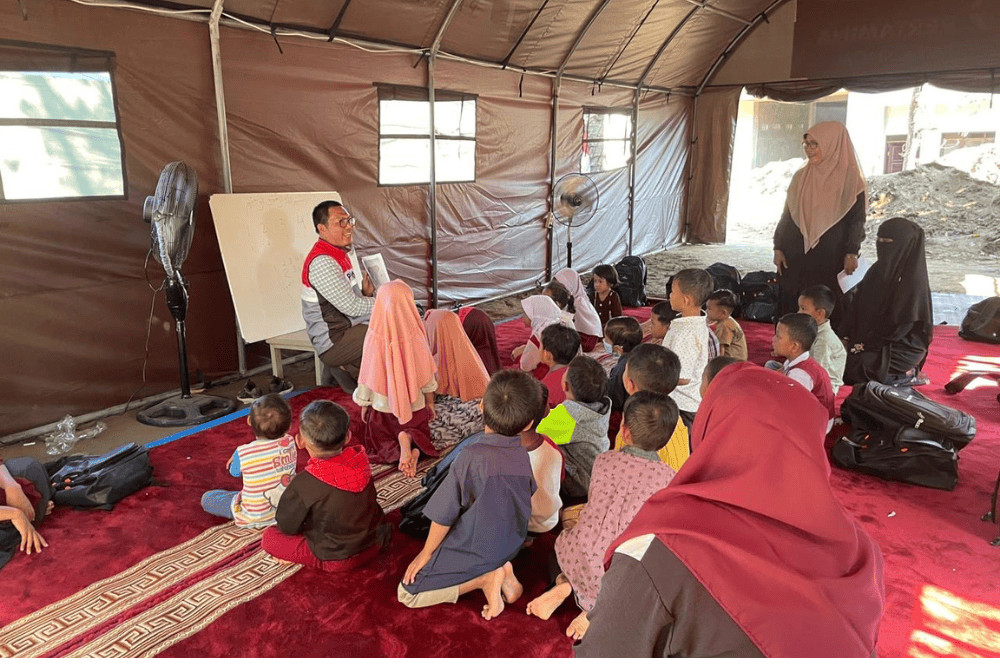 Pertamina Patra Niaga hadirkan sekolah dan pesantren sementara di Pidie ...