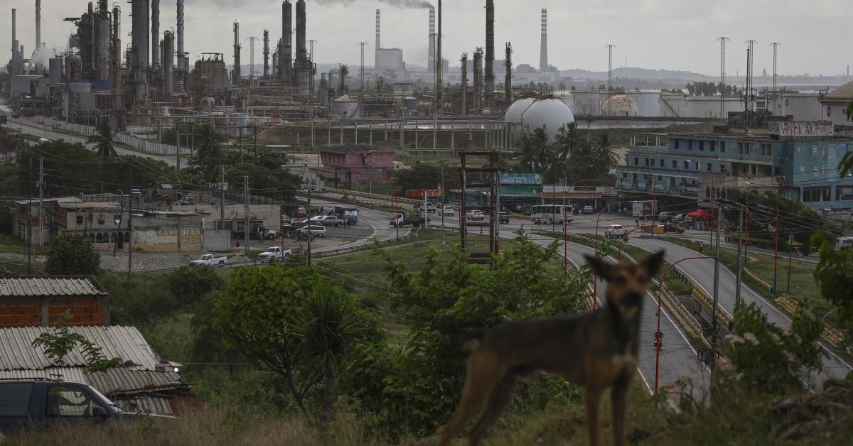 Trump says US will get Venezuelan oil flowing again, but some experts ...