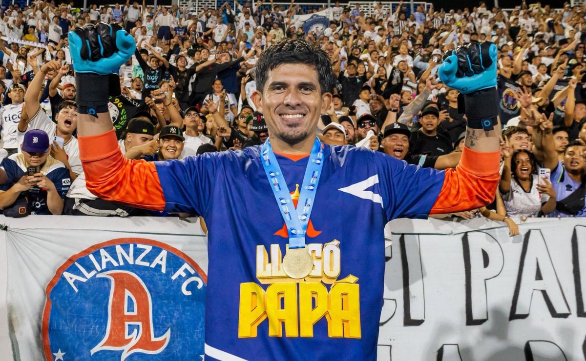 Mientras prepara su llegada a Costa Rica, Mario González recibe un ...