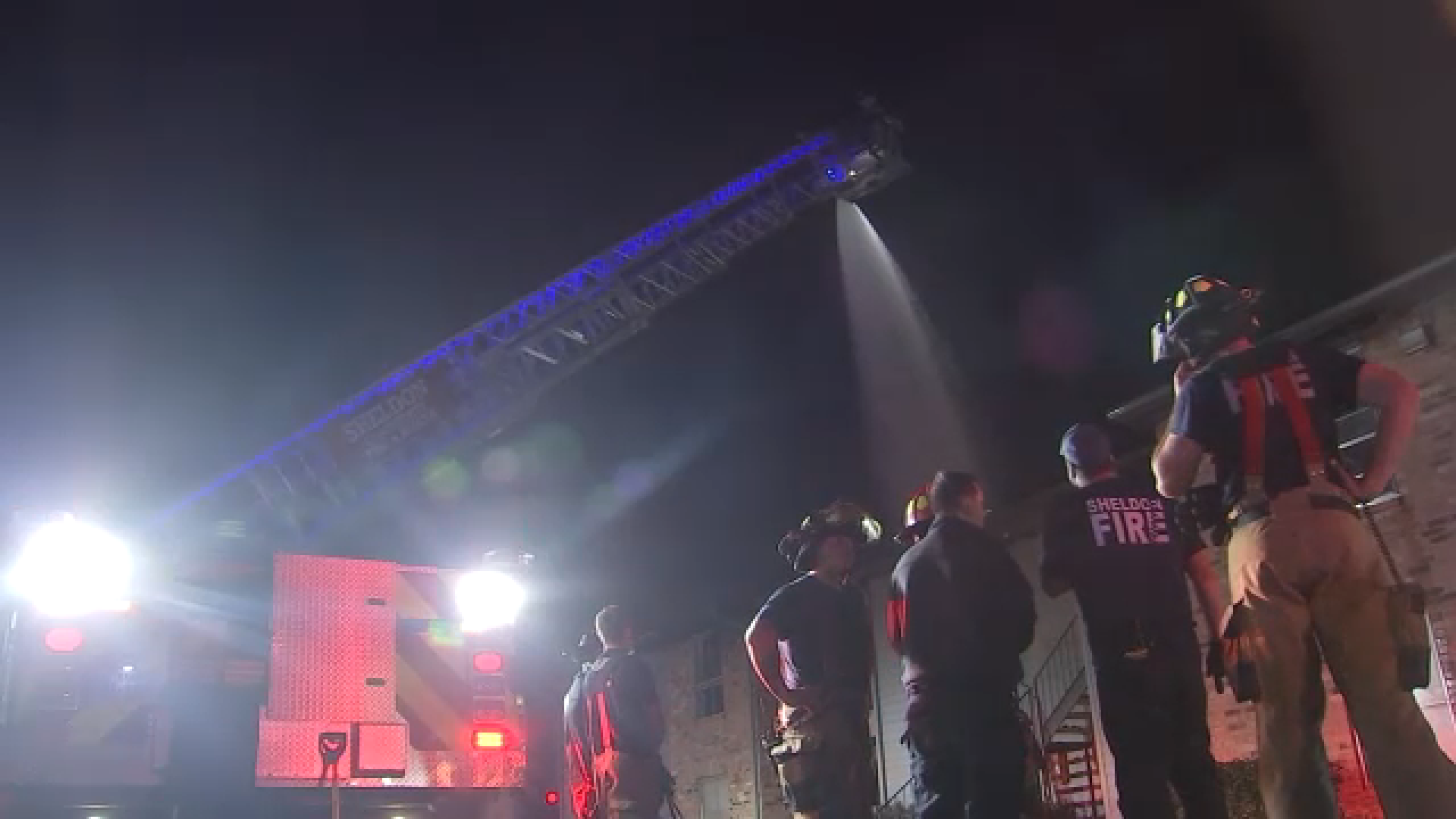 Woman set apartment building on fire while burning boyfriend's clothes ...