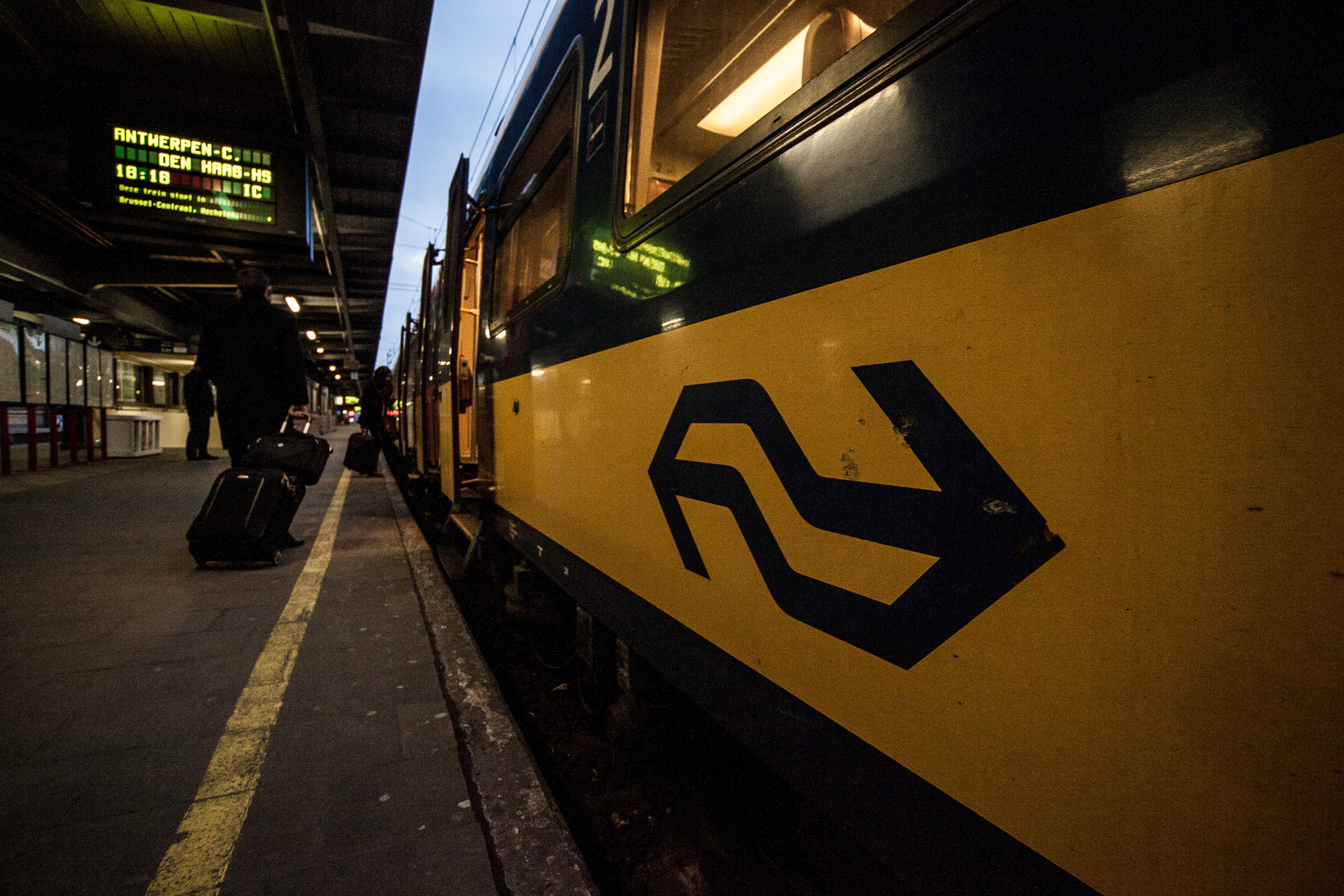 Intempéries - La circulation ferroviaire perturbée aux Pays-Bas en ...