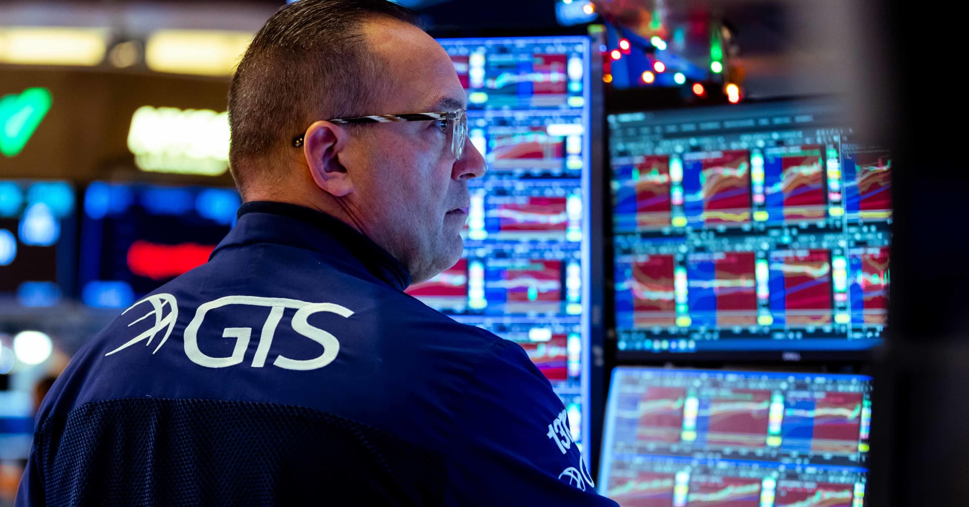 Treasury yields move higher as investors weigh the state of the US economy