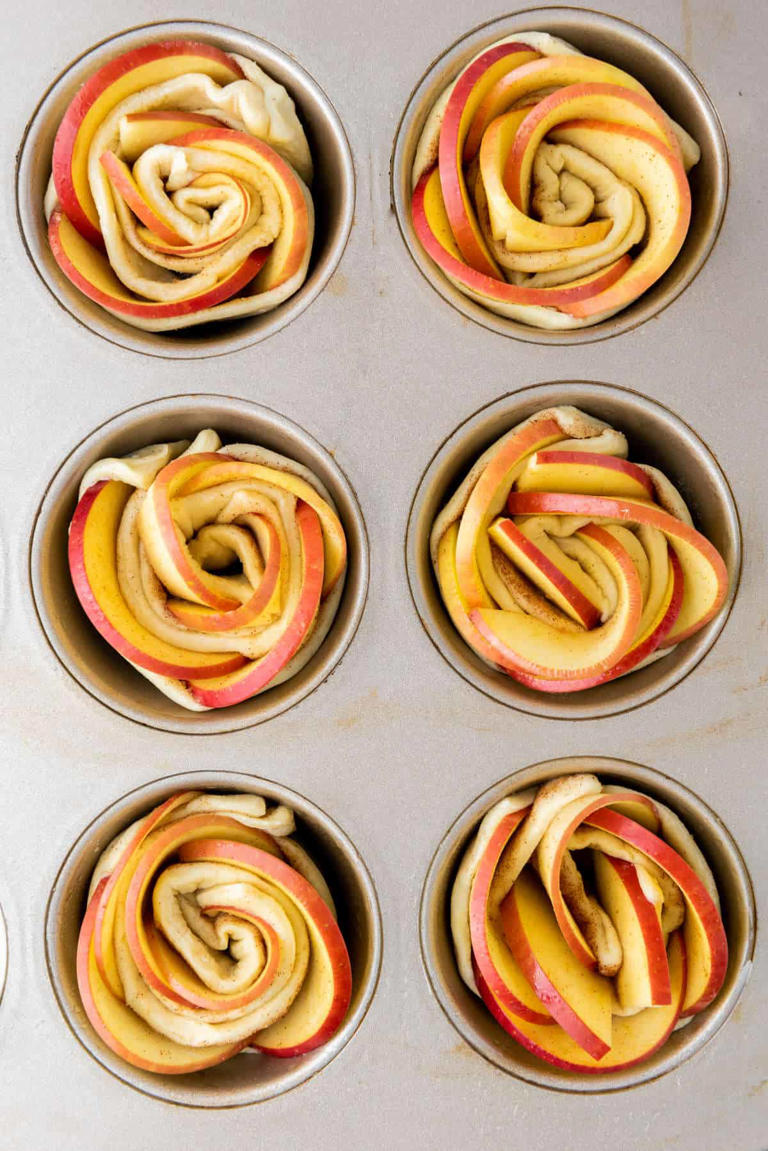 Puff pastry apple roses