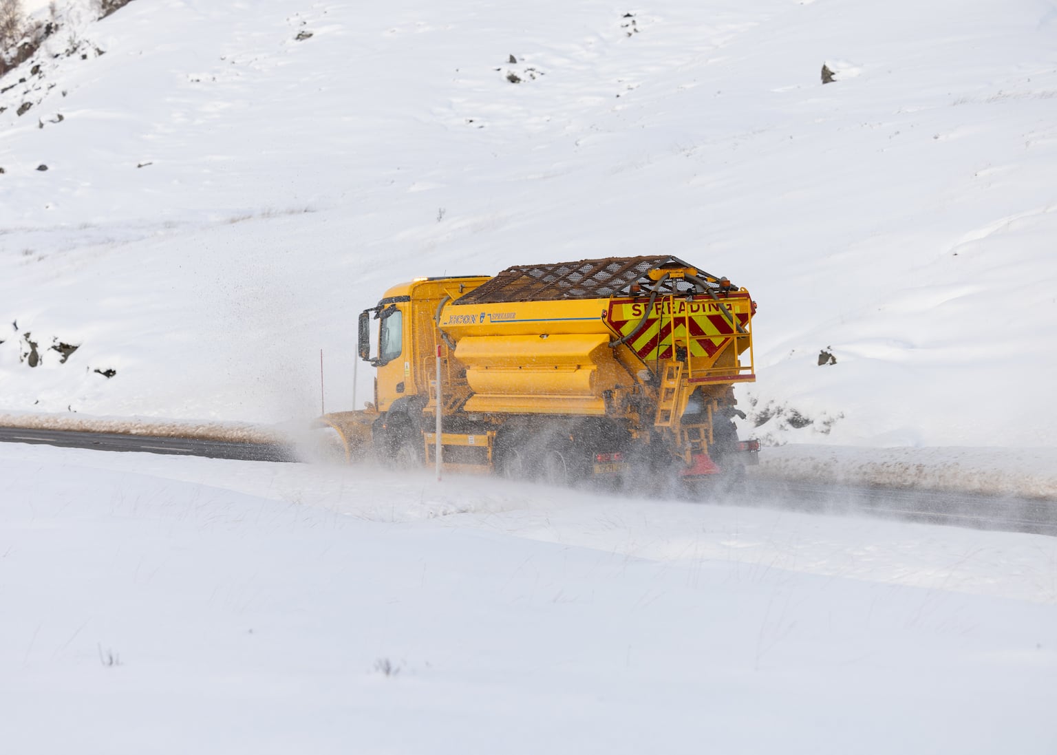 Hundreds of schools shut for second day amid weather warnings of snow