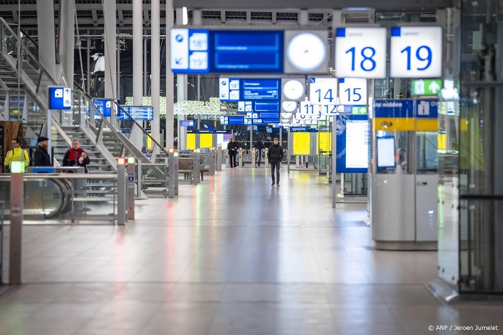 IT-storing voorbij, treinverkeer regio Amsterdam blijft ontregeld