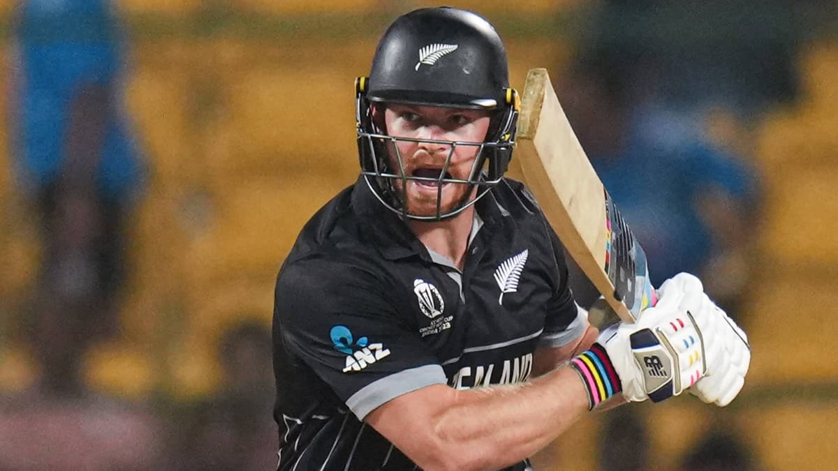 Why Glenn Phillips switches between left and right-handed batting: NZ ...