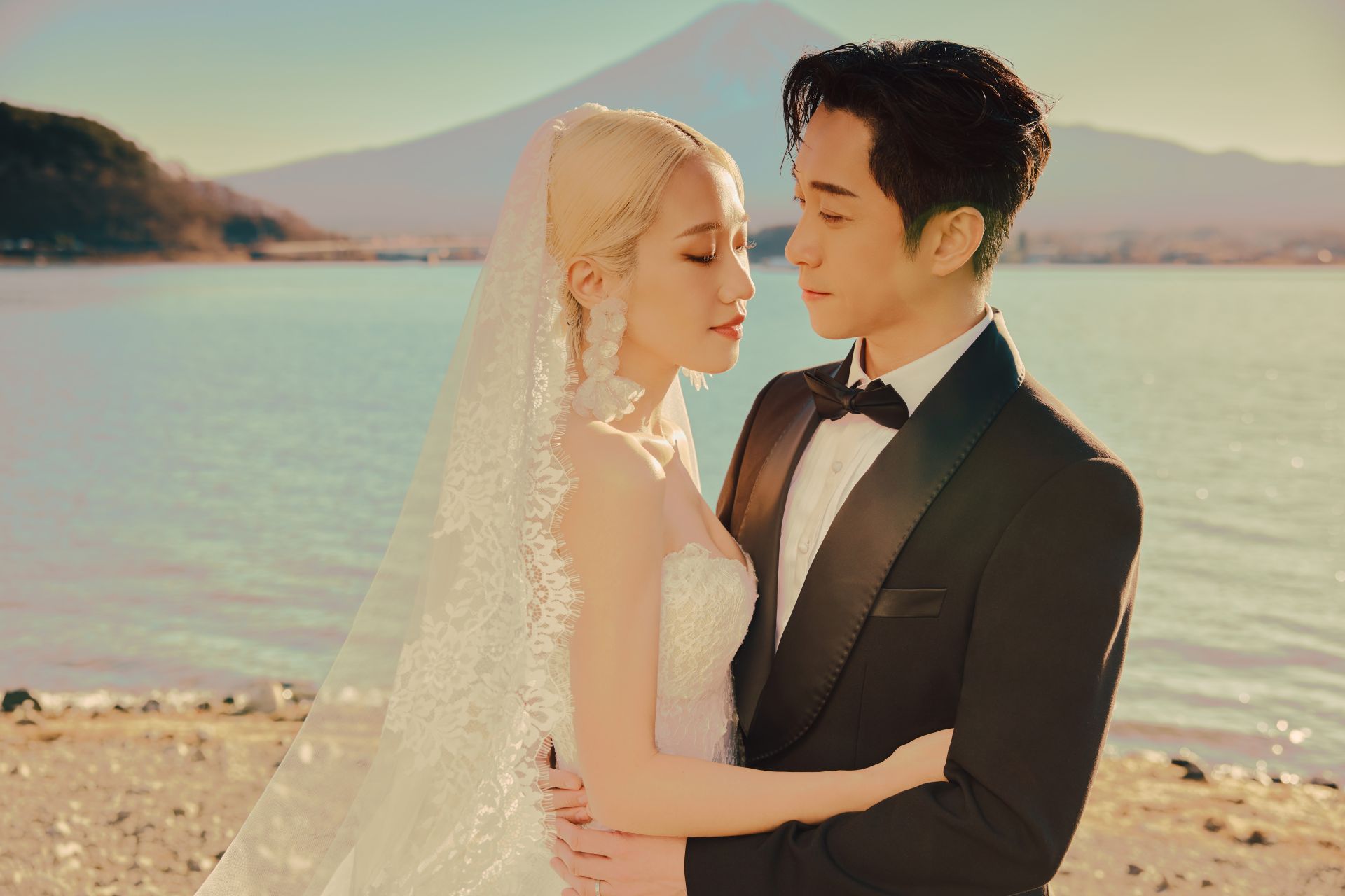 陳漢典、LULU婚紗照藏愛情密碼 1/25舉辦婚宴