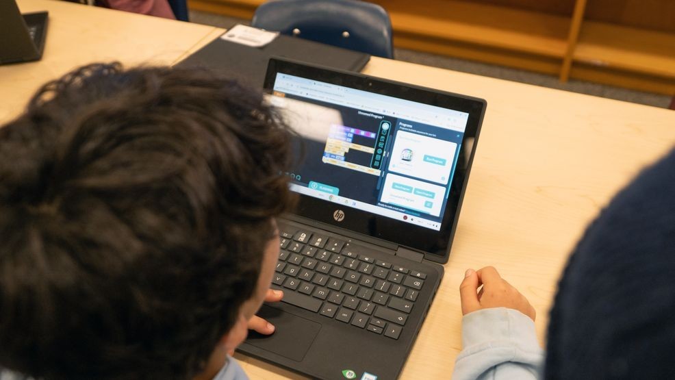Fairfax County parents push for less screen time in classrooms
