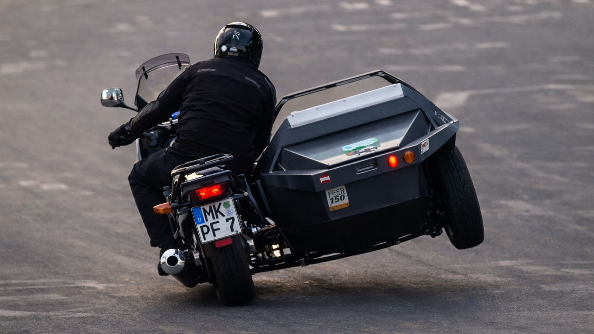 Fast cars and motorbikes fly through Nordschleife