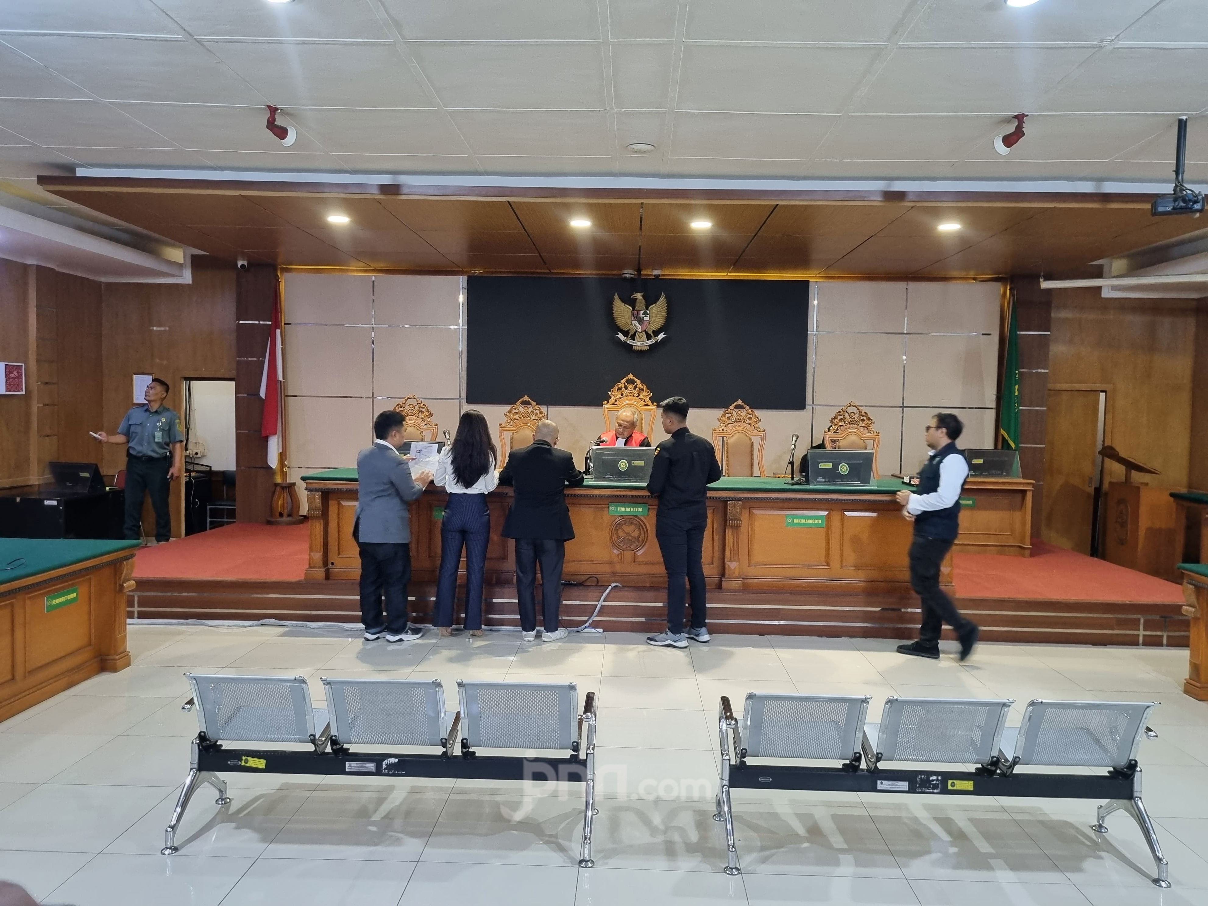 Wawalkot Bandung minta status tersangkanya dibatalkan