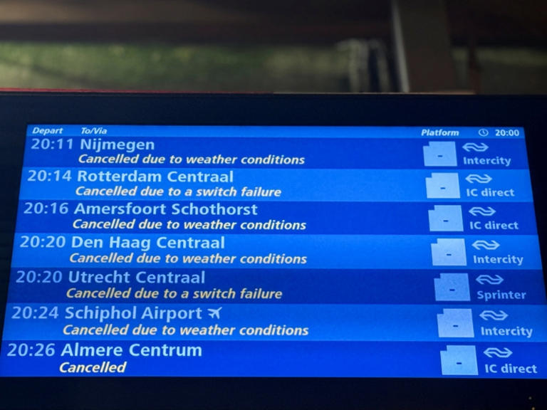 La nieve y el hielo interrumpen el tráfico aéreo y ferroviario en ...