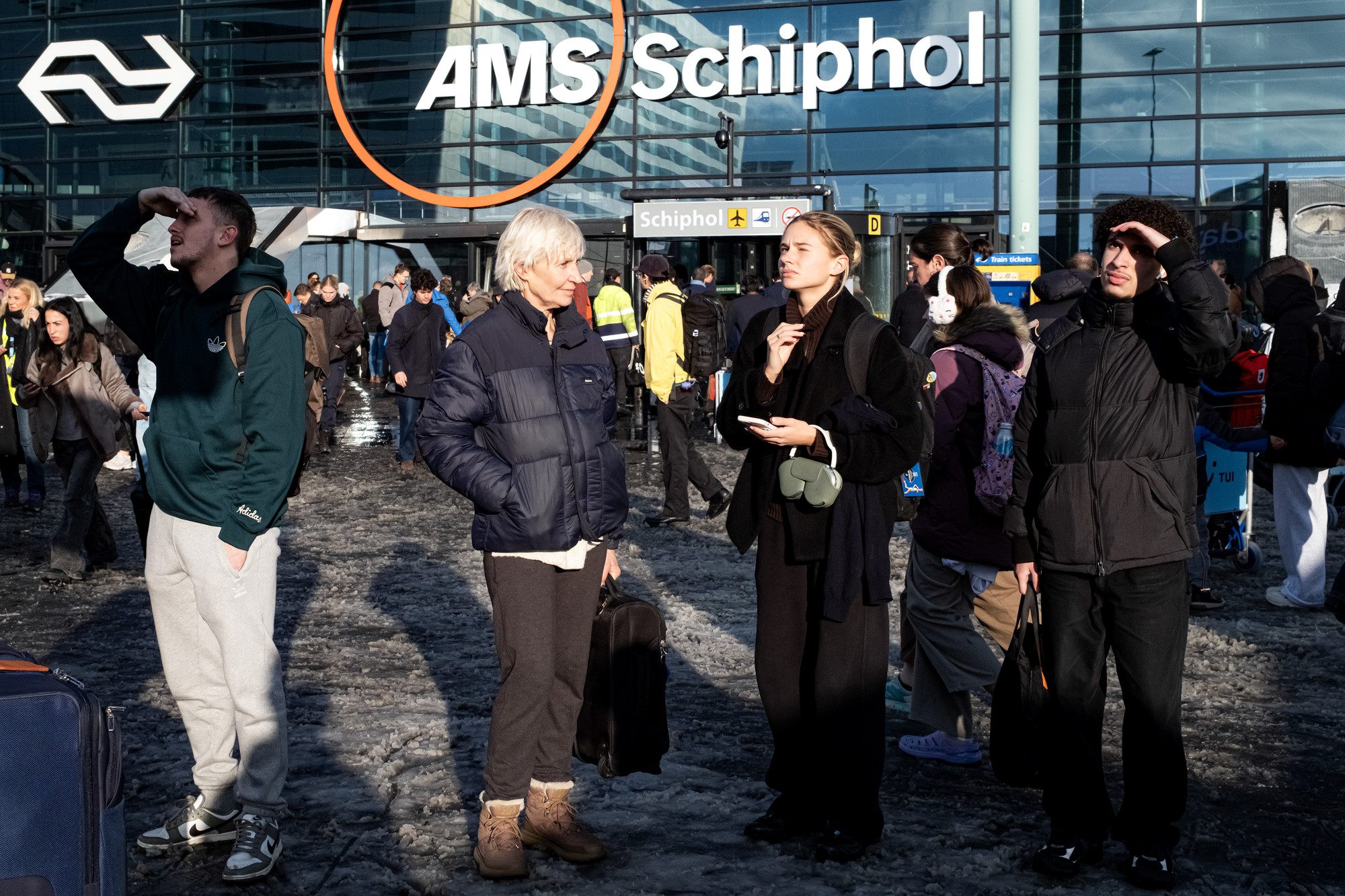 Al meer dan 400 vluchten geannuleerd op Schiphol, loopt waarschijnlijk ...