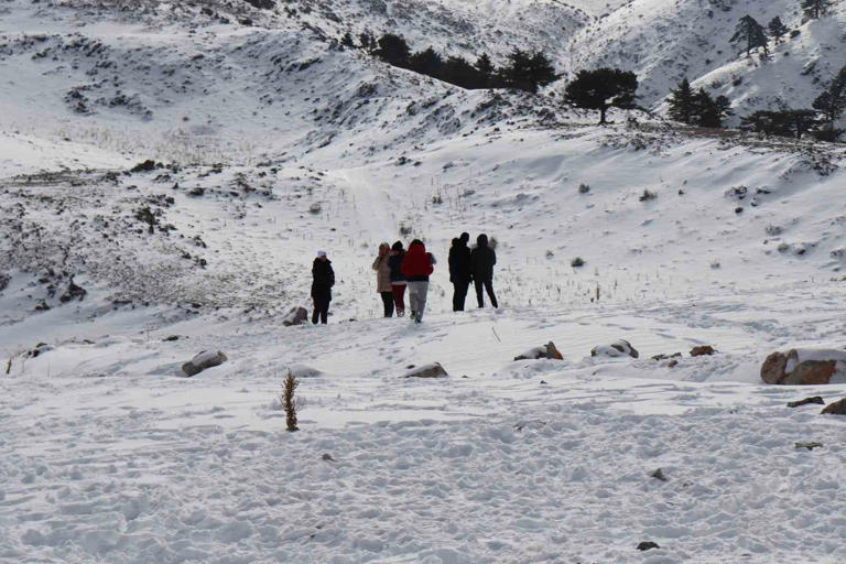 Denizli Nikfer Kayak Merkezi’nde yoğunluk erken başladı