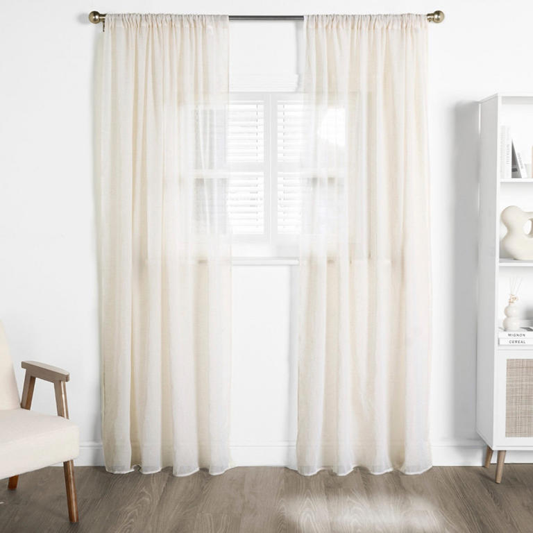 How to layer window dressings like a designer