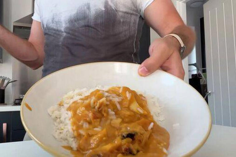 I tried £1 curries from Tesco, Sainsbury's, Iceland and Asda - one came ...