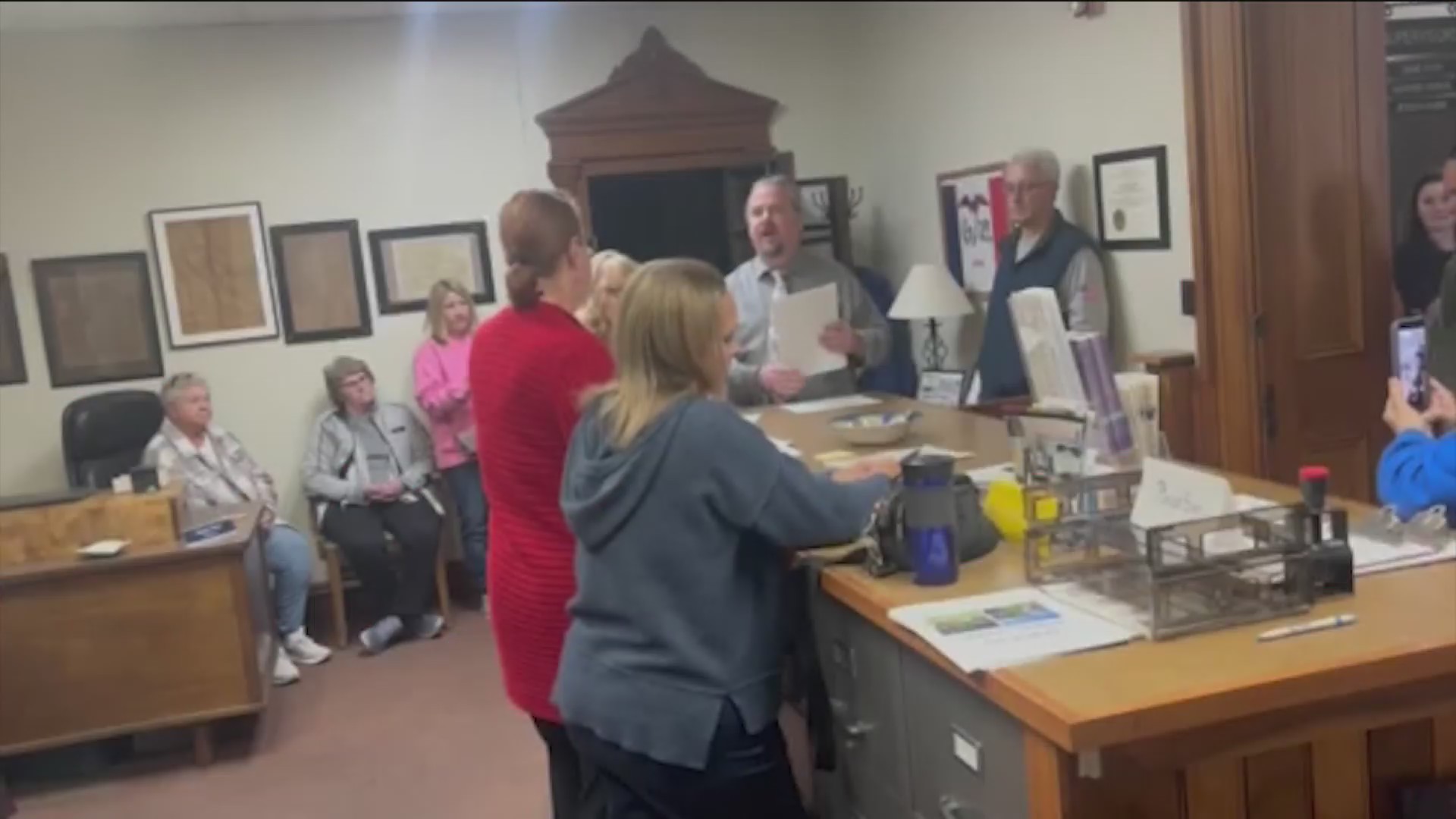 Closed-door legal meeting sparks transparency dispute in Madison County