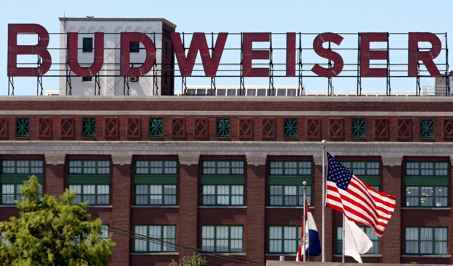 Budweiser maker Anheuser-Busch rebuys US container plant stake for $3 ...