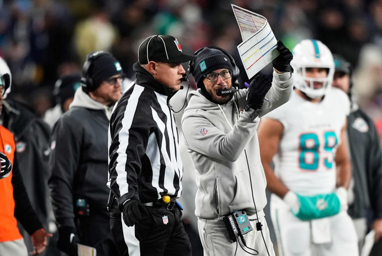 Mike McDaniel addresses his Dolphins future after strong close to season