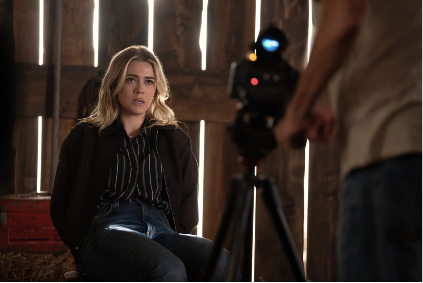 'Walls go up': Melissa Roxburgh on how Bex hardens in 'The Hunting ...