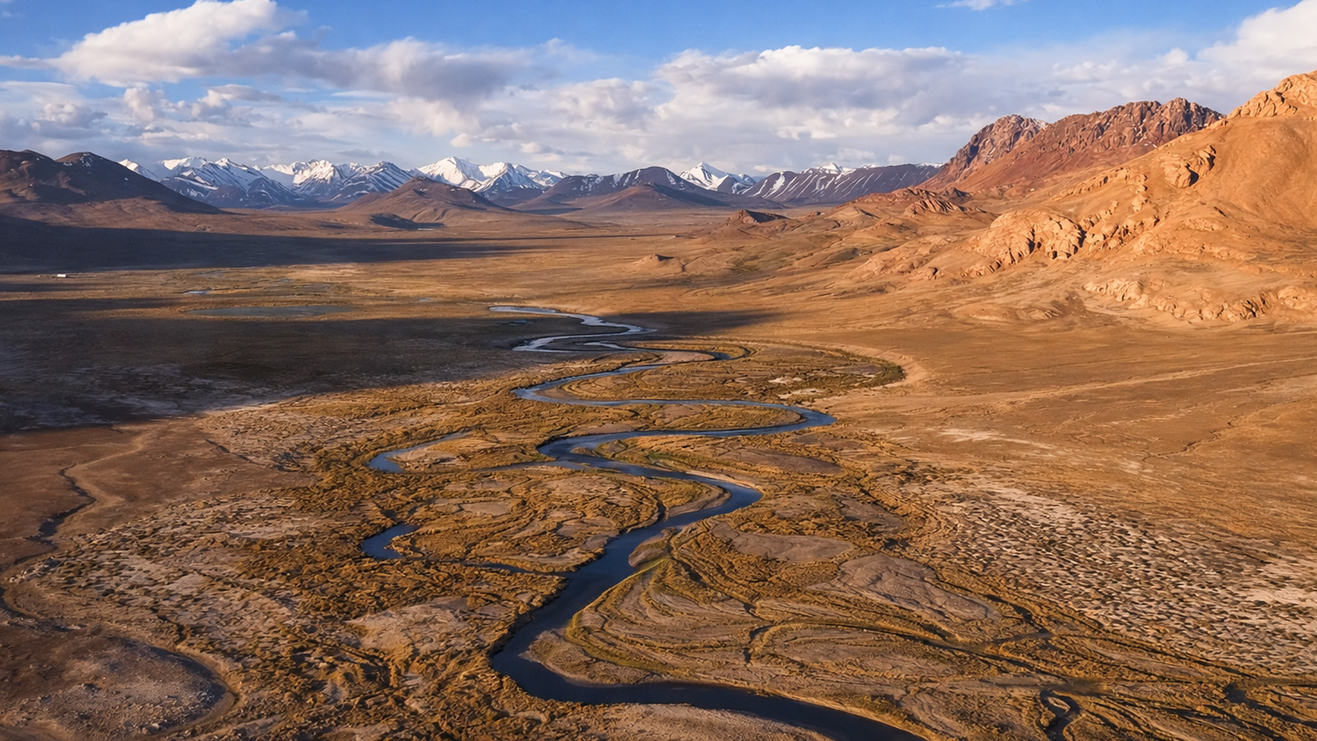 Joki piirtää oman reittinsä