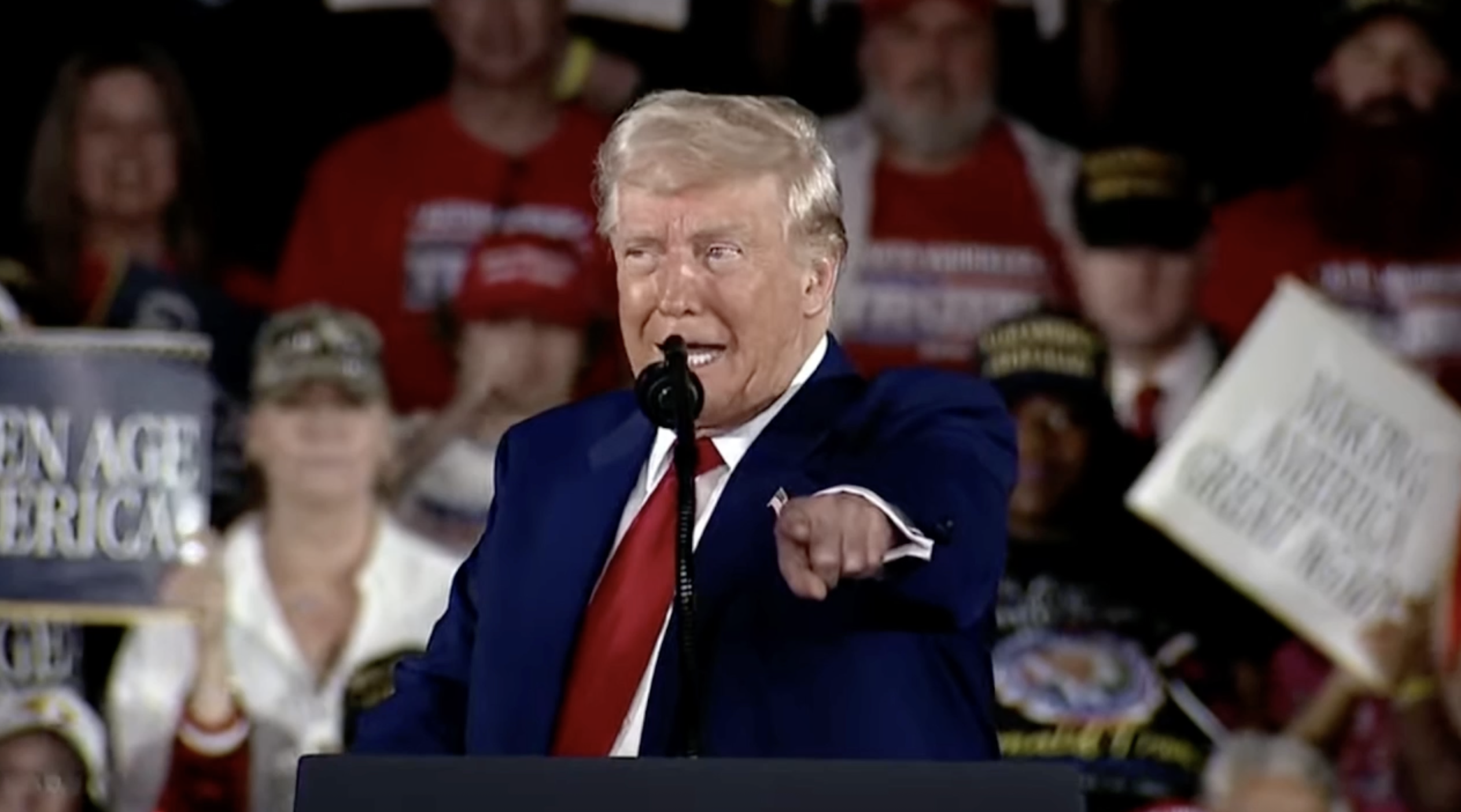 'I like that guy': Trump tries to disguise his racism, singles out lone ...